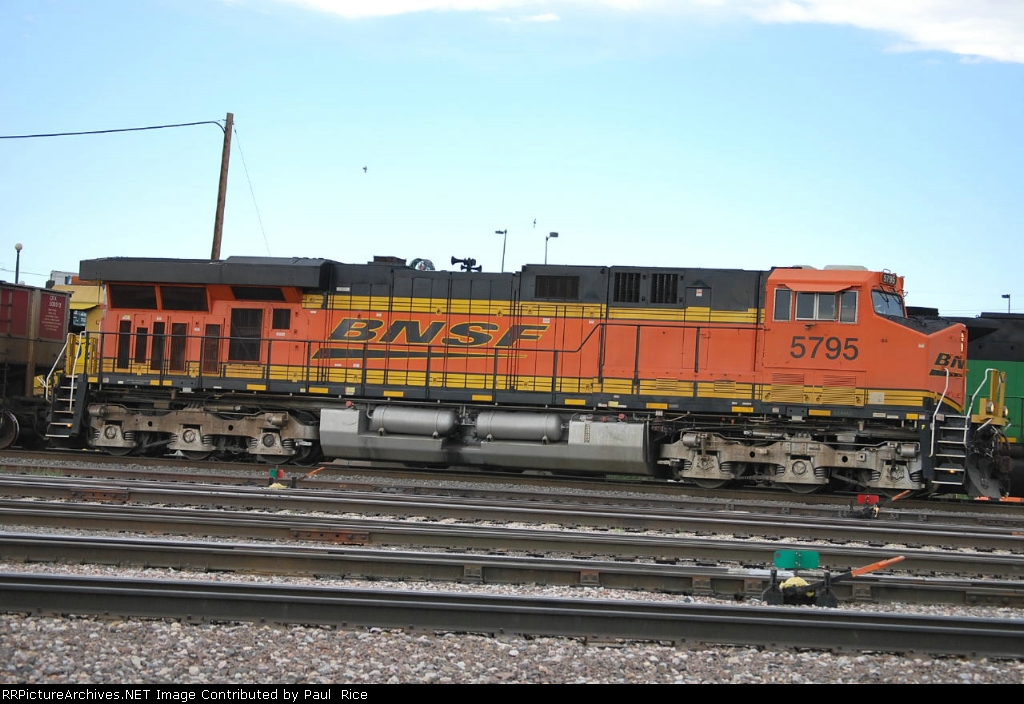 BNSF 5795